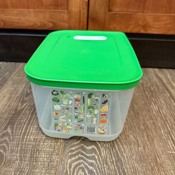 Tupperware | Kitchen | Tupperware Fridgesmart Medium Deep Gallon Vented ...